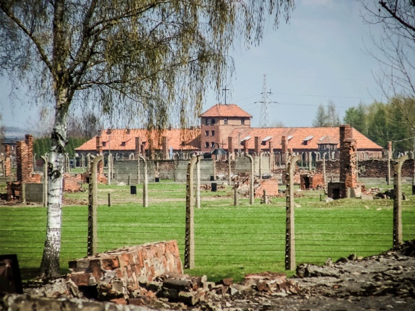 Bezoek Auswitch / Auschwitz - Reisblog van Manon Ruitenberg fotograaf ...